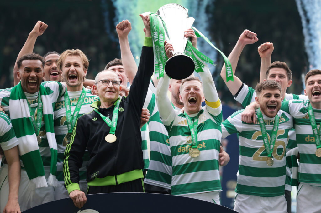 Celtic's Monday Flag Night as SPFL troll Rangers, Motherwell and Hearts ...