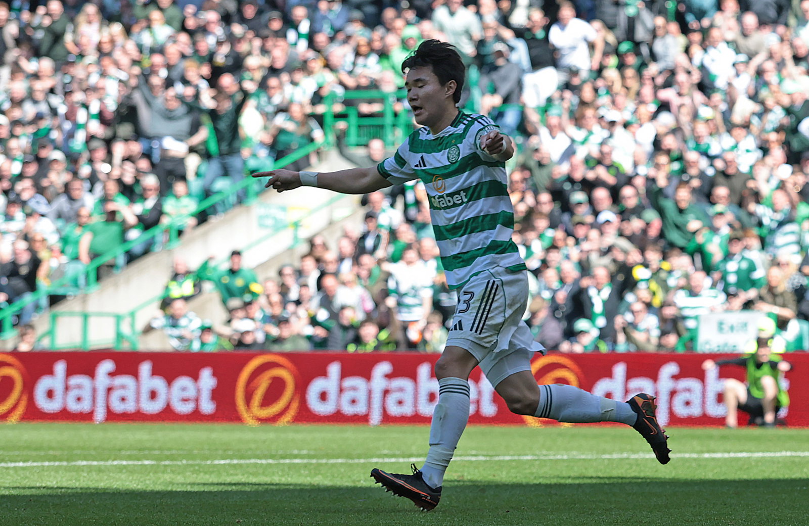 Yang signs Celtic contract extension with Martin O'Neill centre stage ...