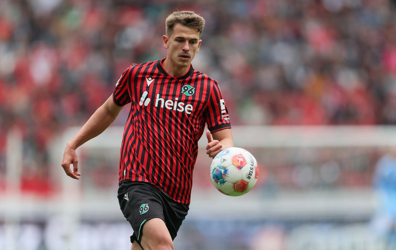 Celtic double valuation for Maik Nawrocki to €4m amid strong German ...