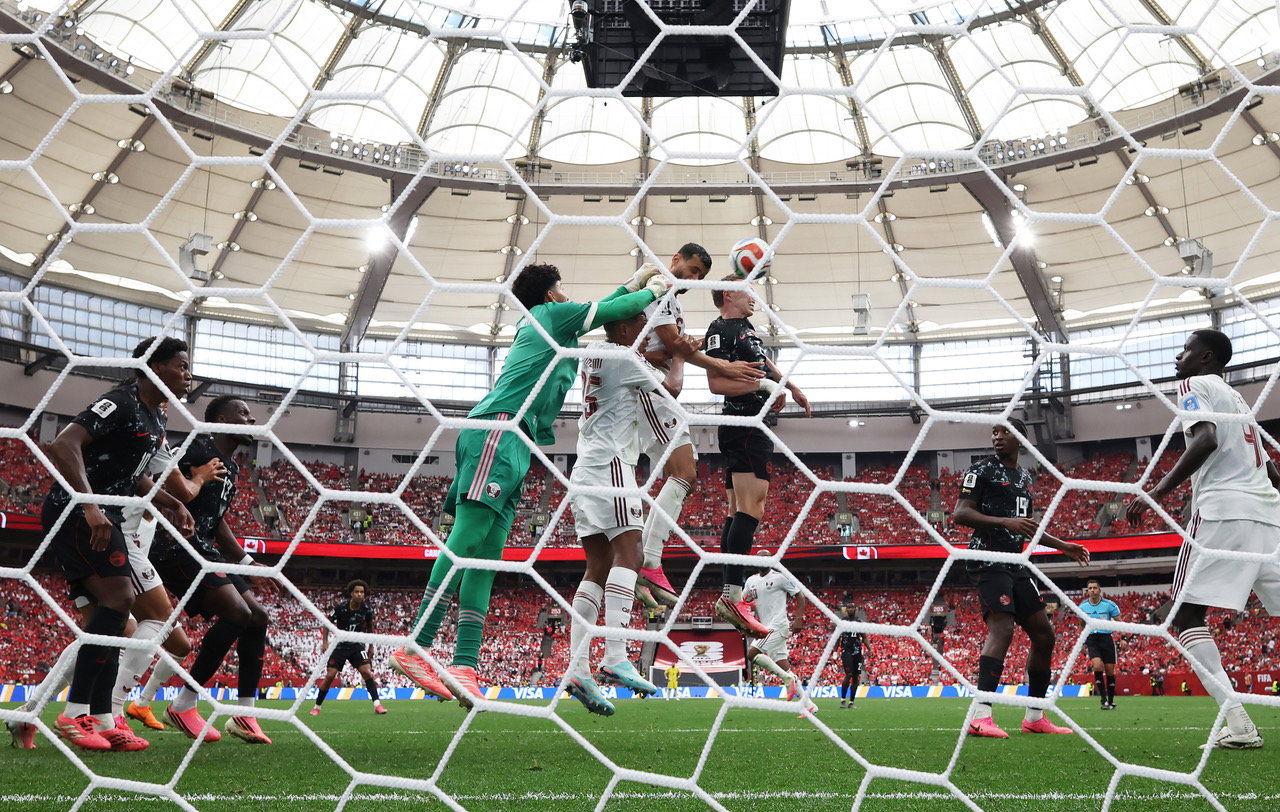 Alistair Johnston earns ‘World-Class’ praise after Canada Victory ...